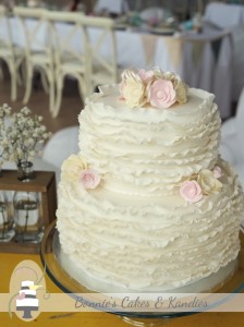 Vintage Inspired Ruffles {Kenilworth Homestead Wedding Cakes} | Bonnie ...